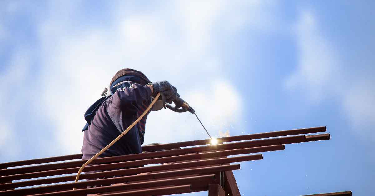 Mengenal Kelebihan dan Kekurangan Rangka Atap Besi CNP